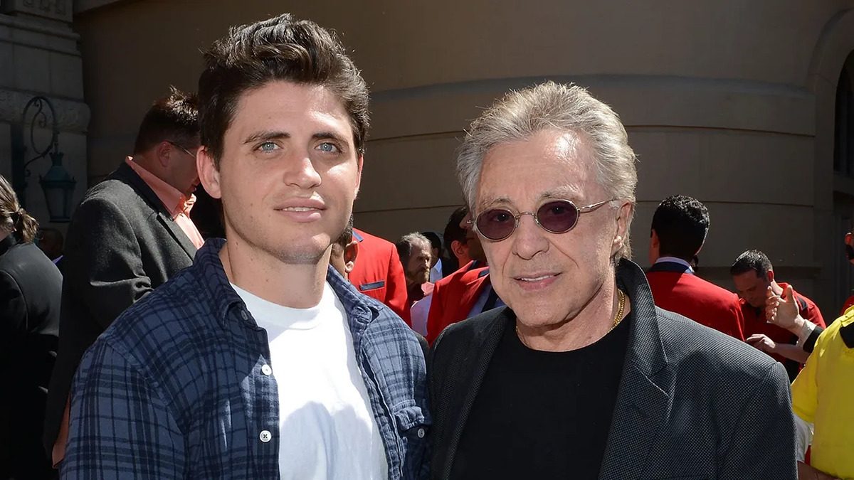 Frankie Valli protégé par une ordonnance contre son fils après des ...