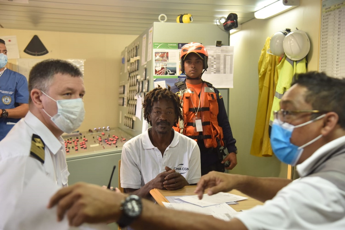 Perdu en mer pendant 24 jours, il survit grâce à un objet inattendu ...